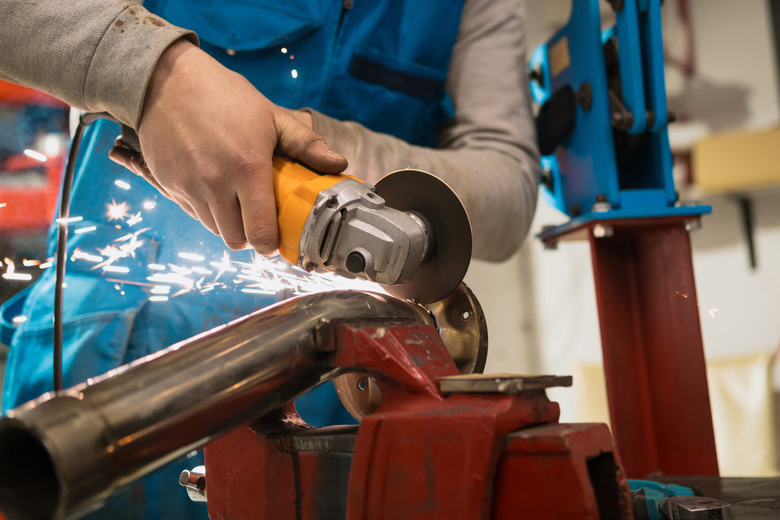 Milling vs Grinding: What's the Difference for Machining?